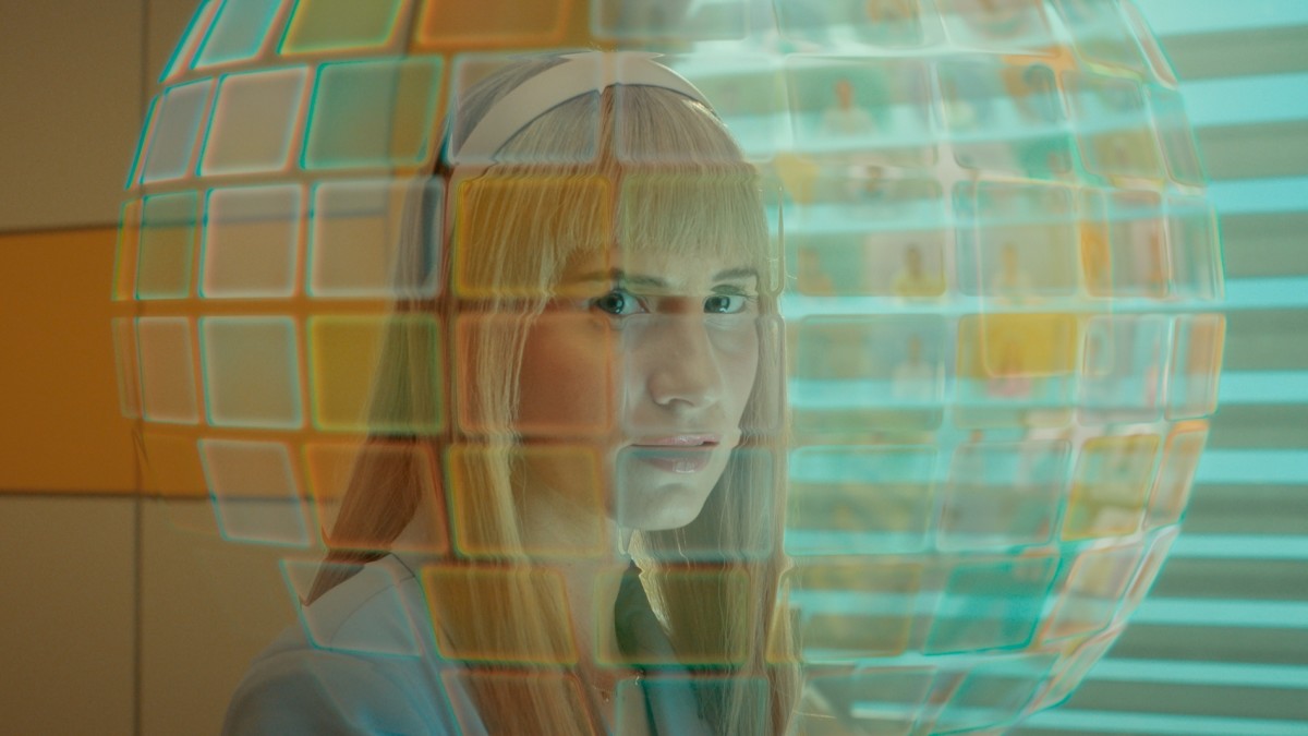 Social Media Gone Too Far | “Doctor Who” Season 1: Episode 5 “Dot and ...